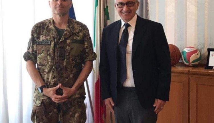 Caserta - La visita, al Sindaco, del nuovo Comandante della Brigata ...