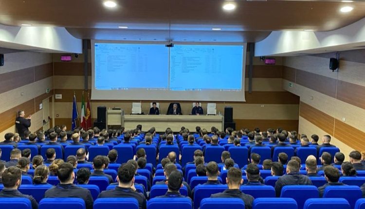 Questura di Caserta: il Questore alla Scuola di Caserta per l’avvio del 225° Corso per Allievi ...